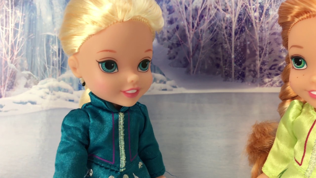 Frozen Elsa and Anna Toddlers Fight Over Candy Plus Ariel Slumber Pizza ...