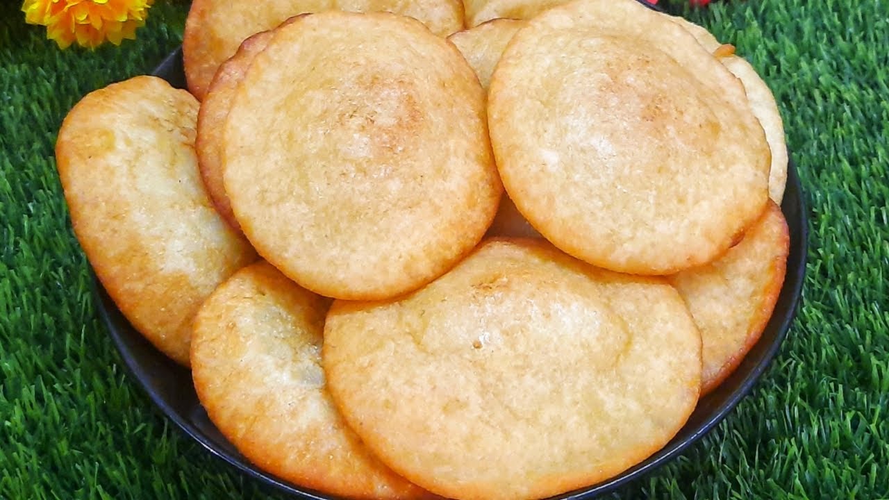 সুজি ও ময়দা দিয়ে নরম তুলতুলে তেলের পিঠা তৈরির সহজ রেসিপি // Moyda ...