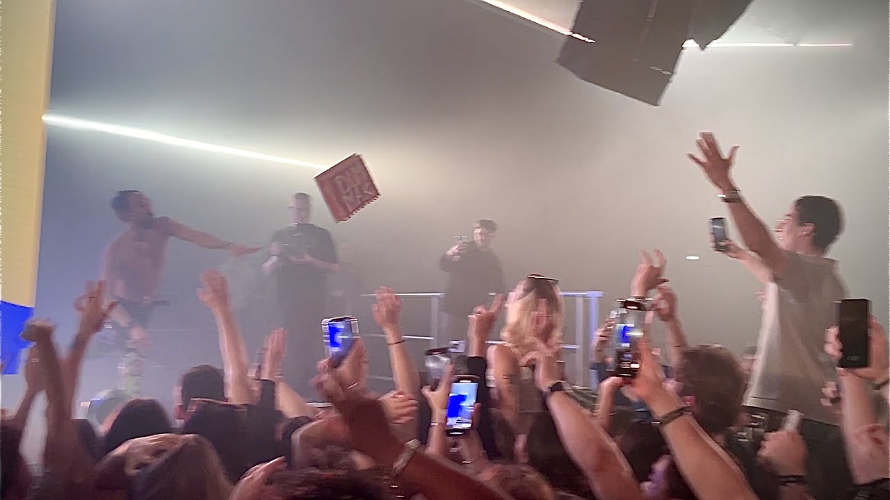 Steve Aoki - Cake Face Live Phantom Paris 28.04.2023 - YouTube