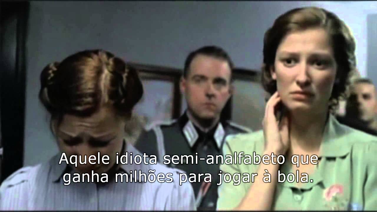 Hitler reage à polémica com Cristiano Ronaldo. - YouTube