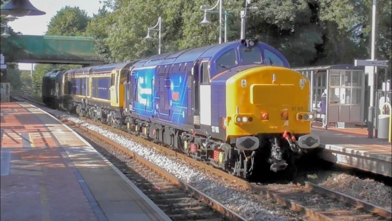 Class 37 Hauling 20s and 37 Sutton Parkway 07.07.23 - YouTube