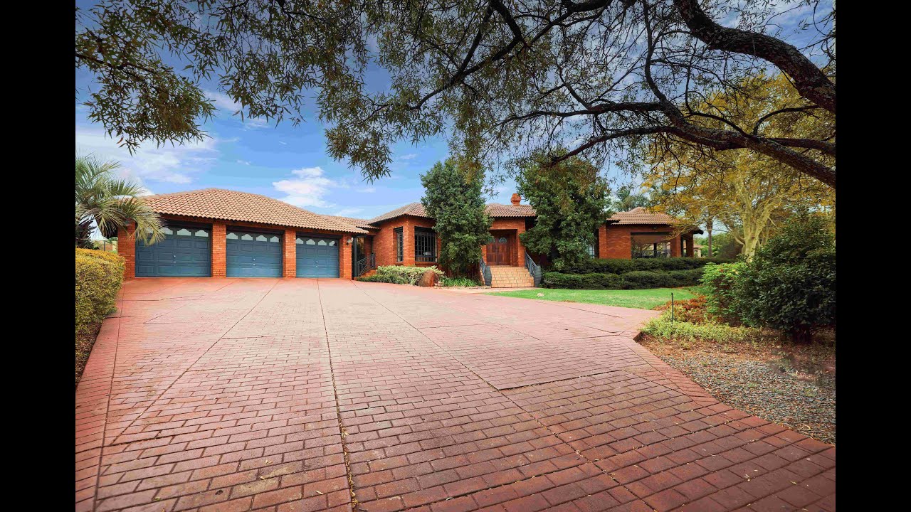 @Mooikloof Equestrian estate - YouTube