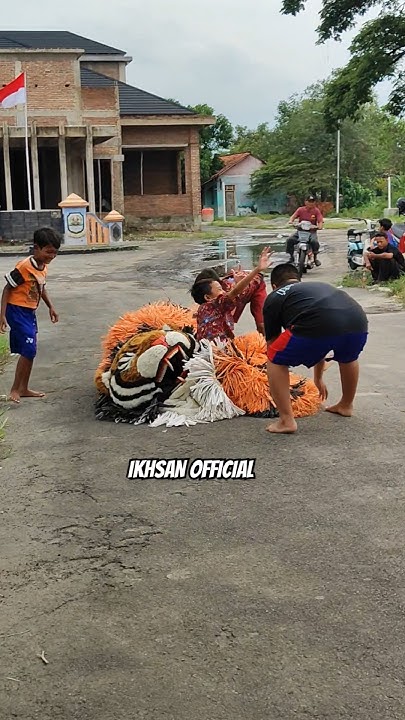 Can macanan tumbang dikeroyok pasukan Bocil - YouTube