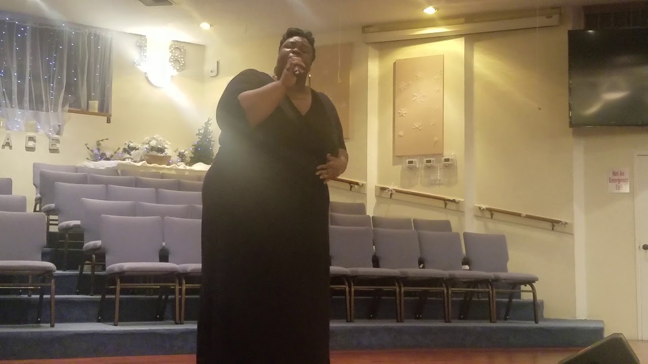 Rev. Felicia Walton Sings "In The Midst Of A Storm" at St. Stephen MB ...