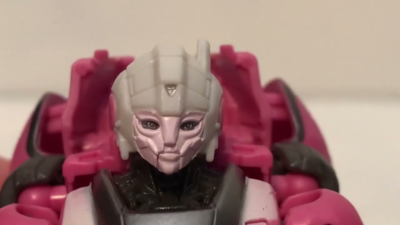 Transformers Studio Series 85 Deluxe Class Arcee Review - YouTube