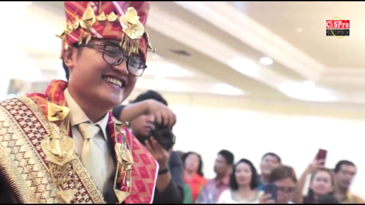 CANTIK MANIS [LAGU KARO] - LANDEK ADU PENGANTEN "YUDIS & KRISTIN ...