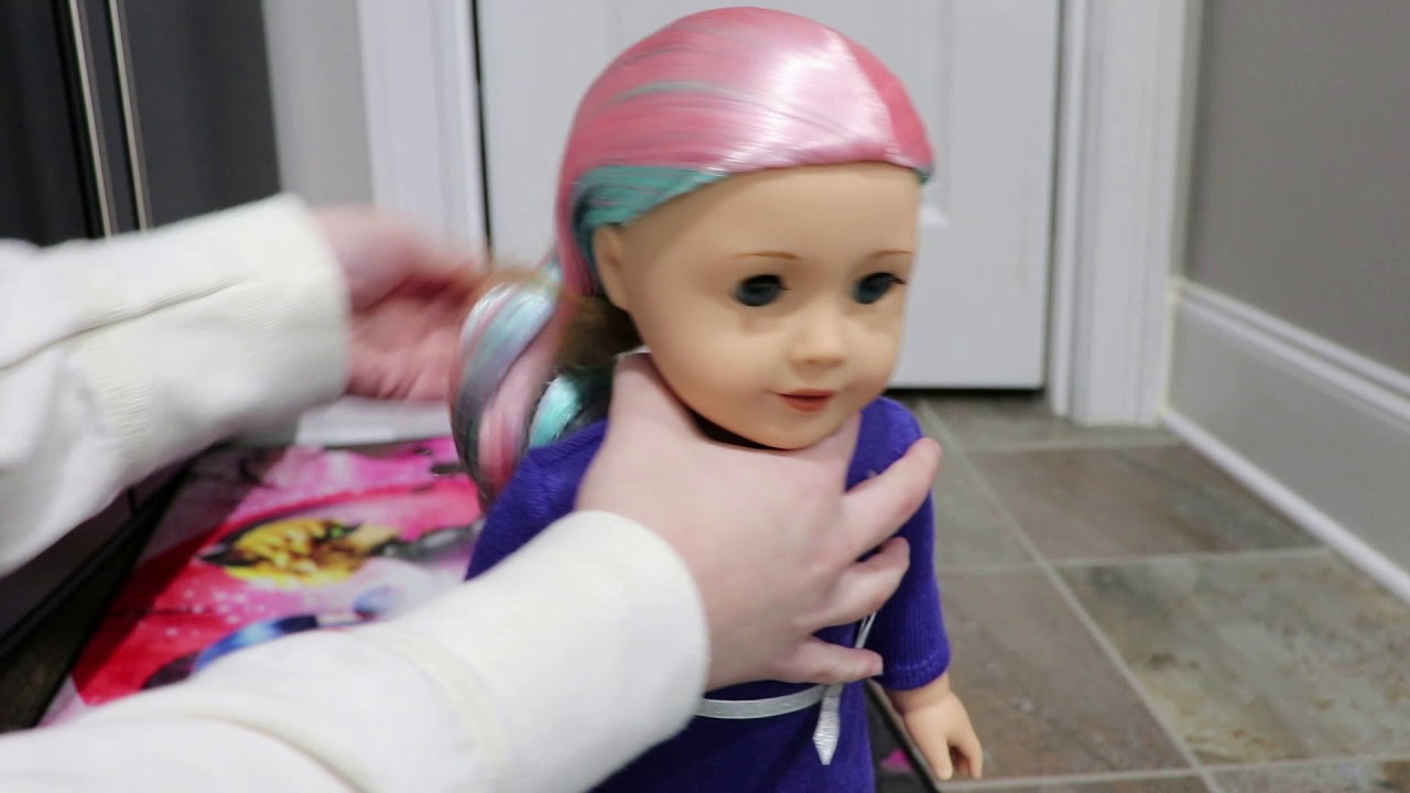 A Teenager Opens American Girl Truly Me #88 - YouTube