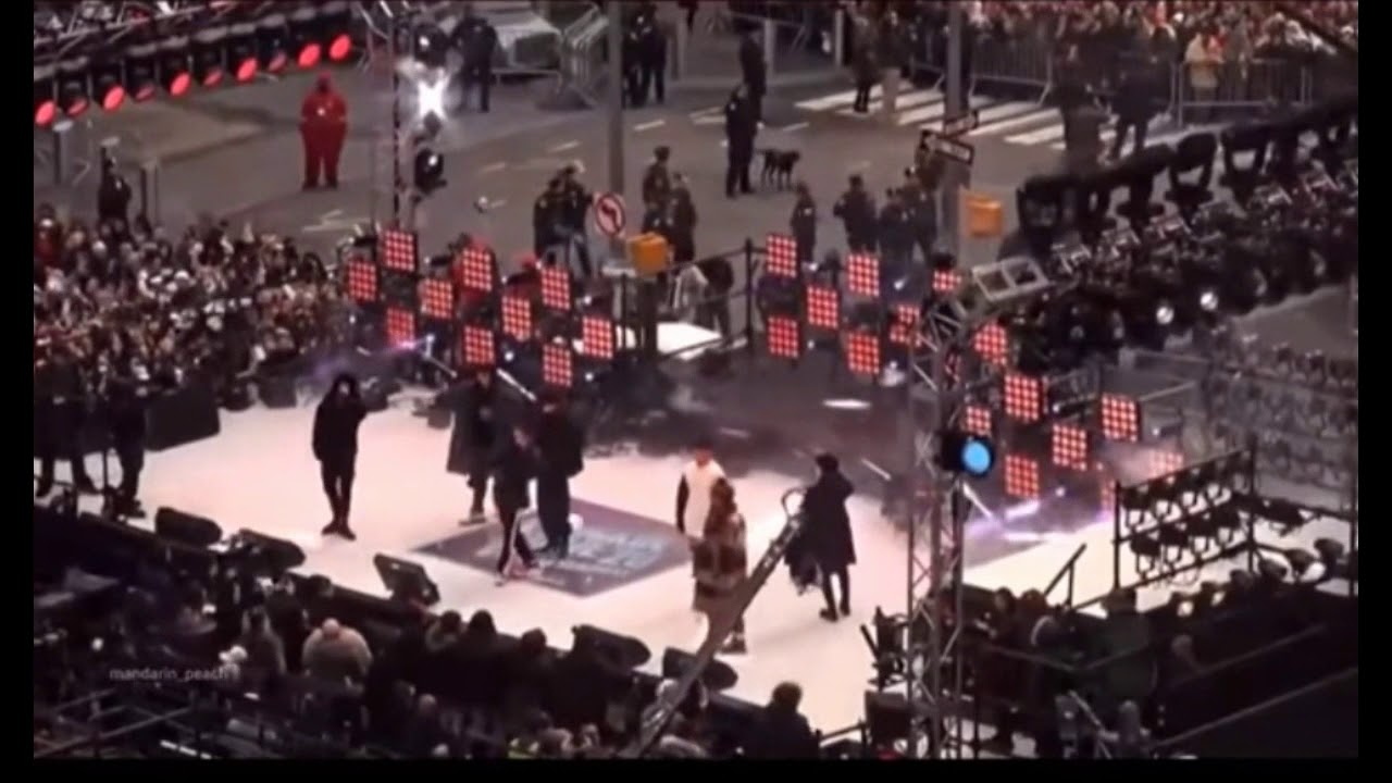 BTS (Bangtan Boys) @ Times Square / NYE 2020 - rehearsed - YouTube