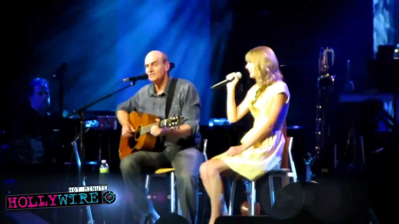 Taylor Swift Performs With James Taylor In MA - YouTube