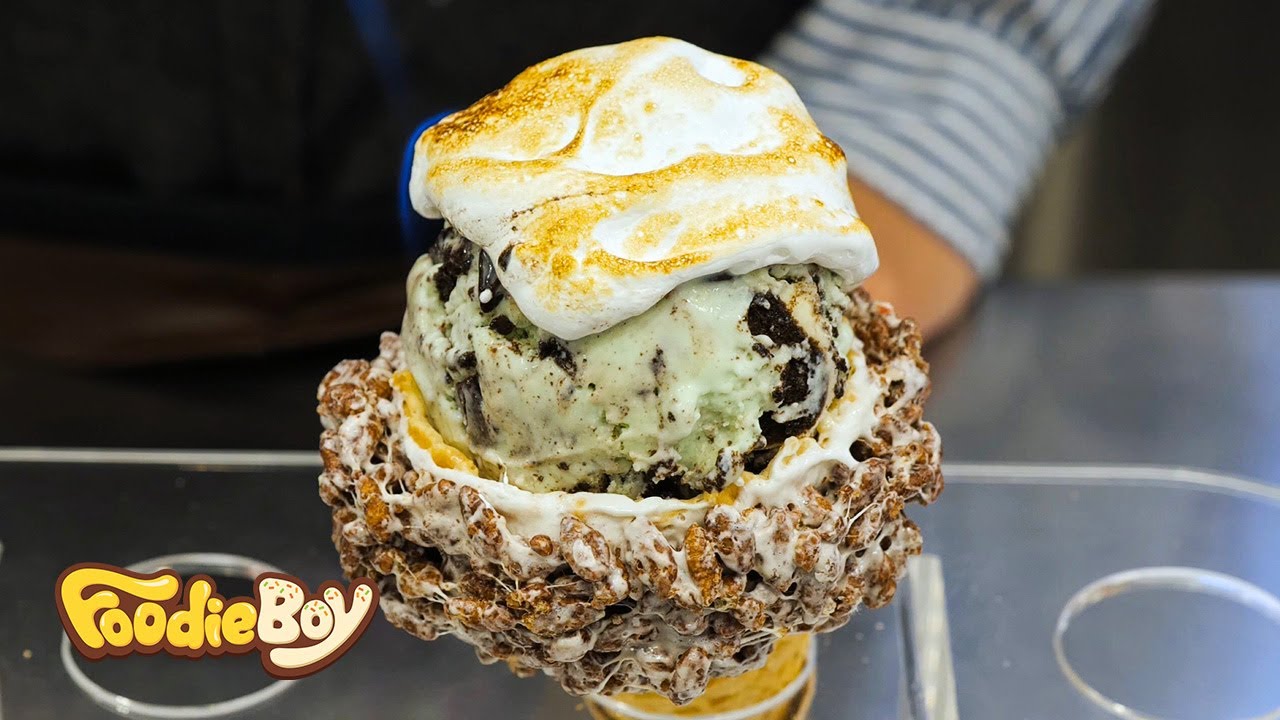 민트초코 코코팝스콘 / Mint Chocolate Coco Pops Cone - Korean Street Food / 서울 ...