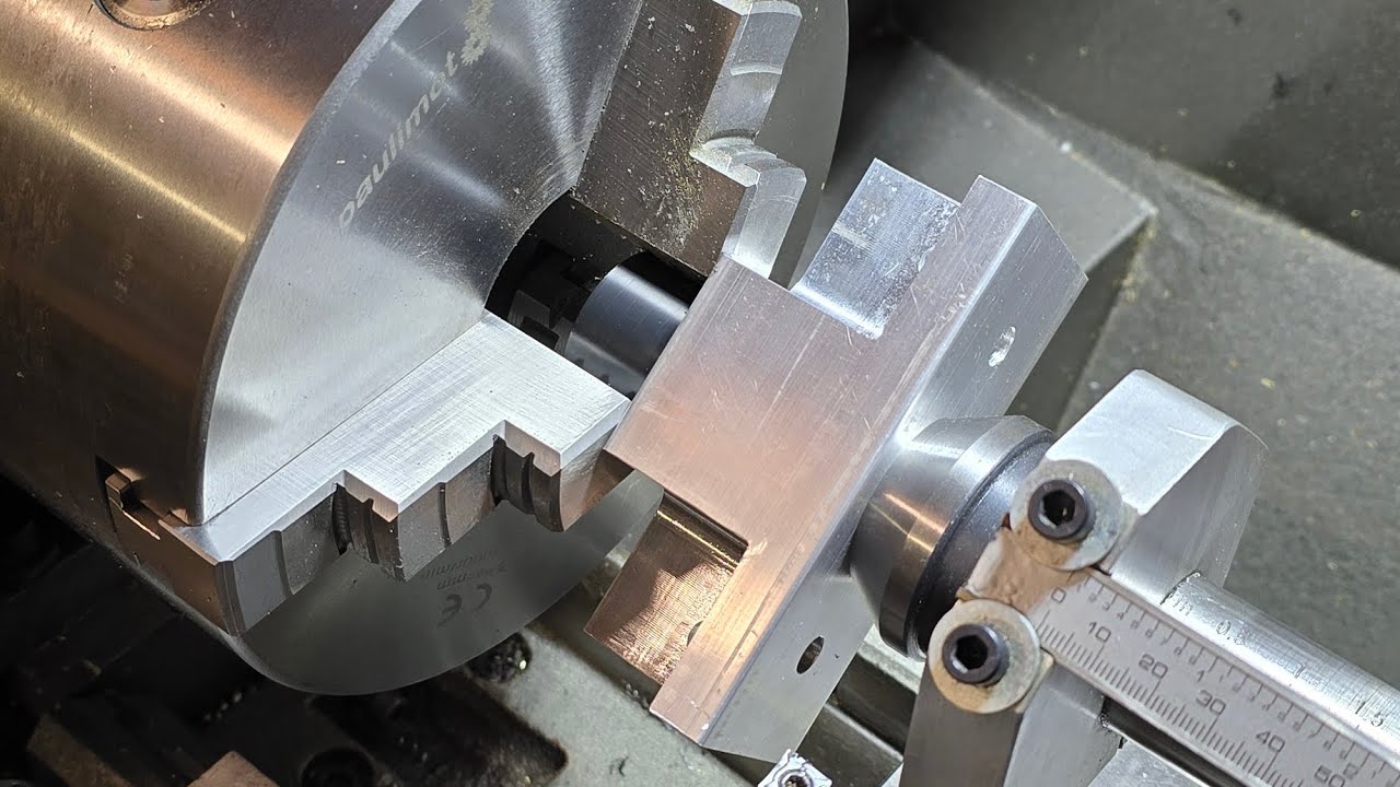 Bearing block for a concrete mixer - YouTube
