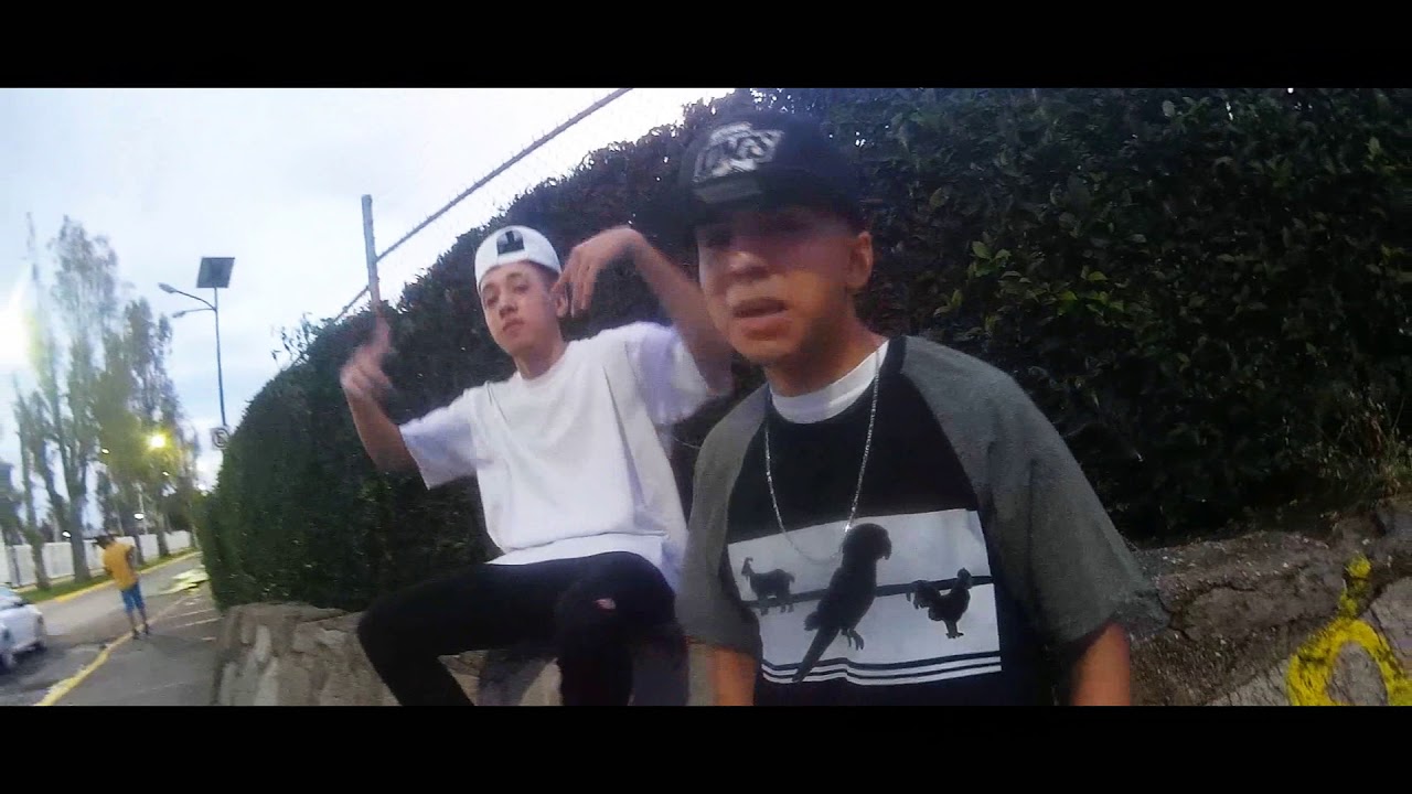 Sigo Aquí - Benes Mr Ft Rakso AA (Vídeo Oficial) - YouTube Music