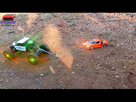 Rock Crawler helping Lamborghini Rc car - YouTube