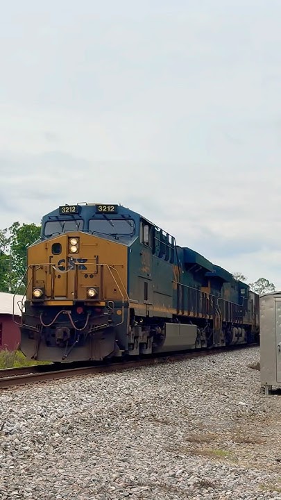 CSXT ES44AH 3212 leads CSX B661-13 with a nice FF RL K5HL on 05/17/2025 #Shorts #train - YouTube