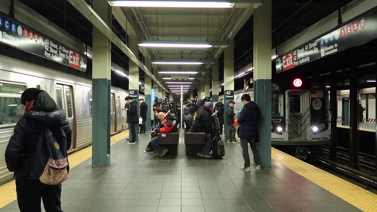 MTA New York City Subway R46 (W) Local & Siemens R160B (Q) Express ...