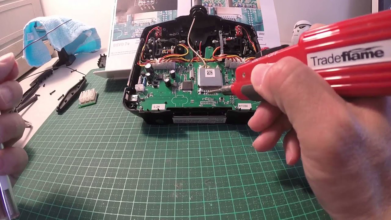 Devo 7E mod (Part 2 - Solder on CB) with A7105 RF Module + NRF24L01 RF Module for deviation ...