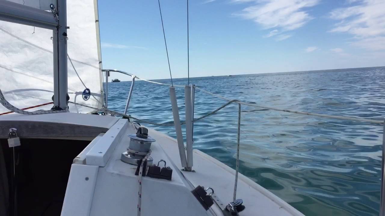 Sailing Catalina Capri 22 on Lake Michigan - YouTube