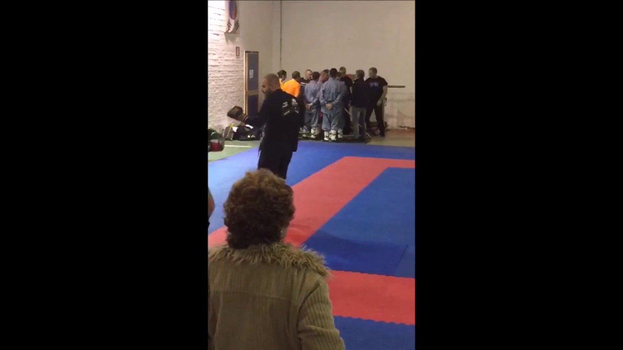 FIGHT KICKBOXING! Tecniche per superare l'esame di cintura marrone ...
