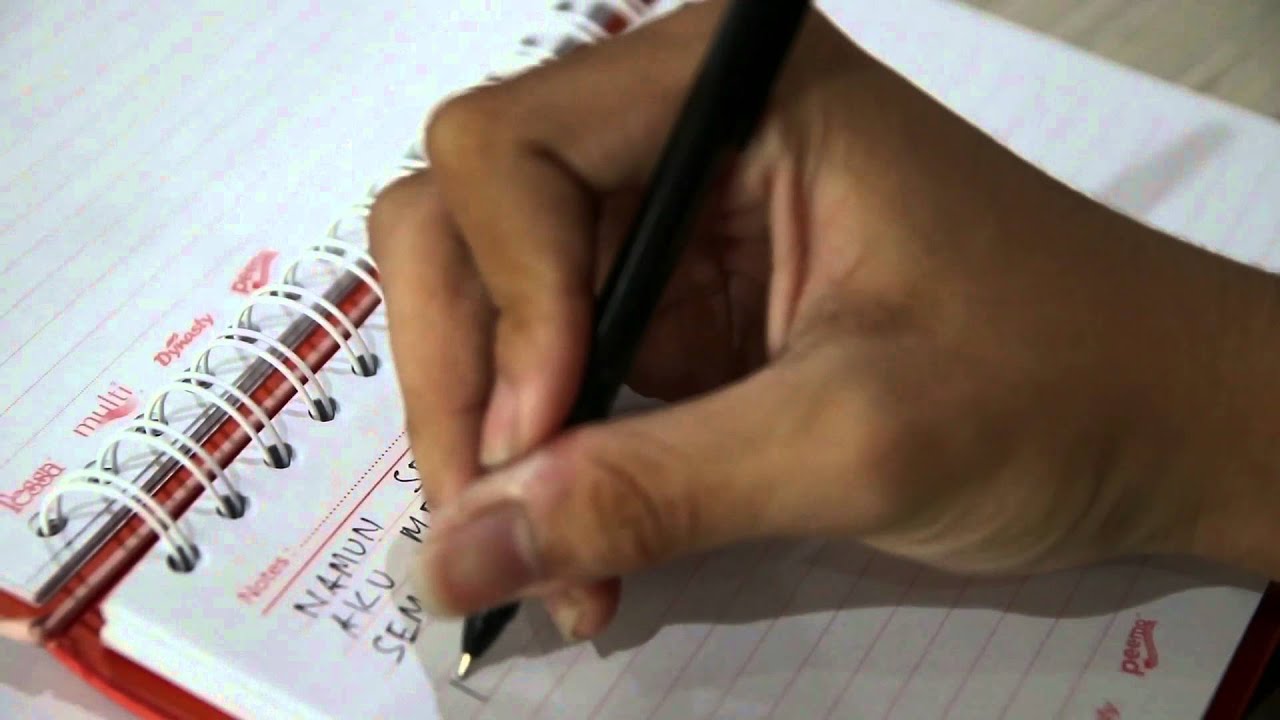 DAUD MENULIS DIARY - YouTube