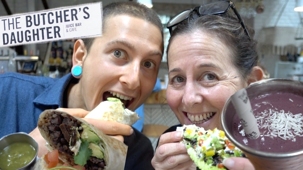 🌿Vegan Lunch Vlog With Mom🌮At The Butcher's Daughter - YouTube