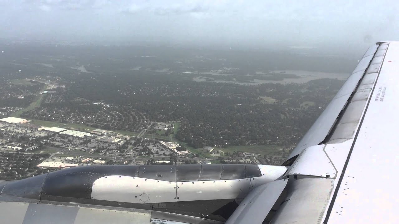 United Airlines Airbus A320 Wing View Landing into IAH Houston ...