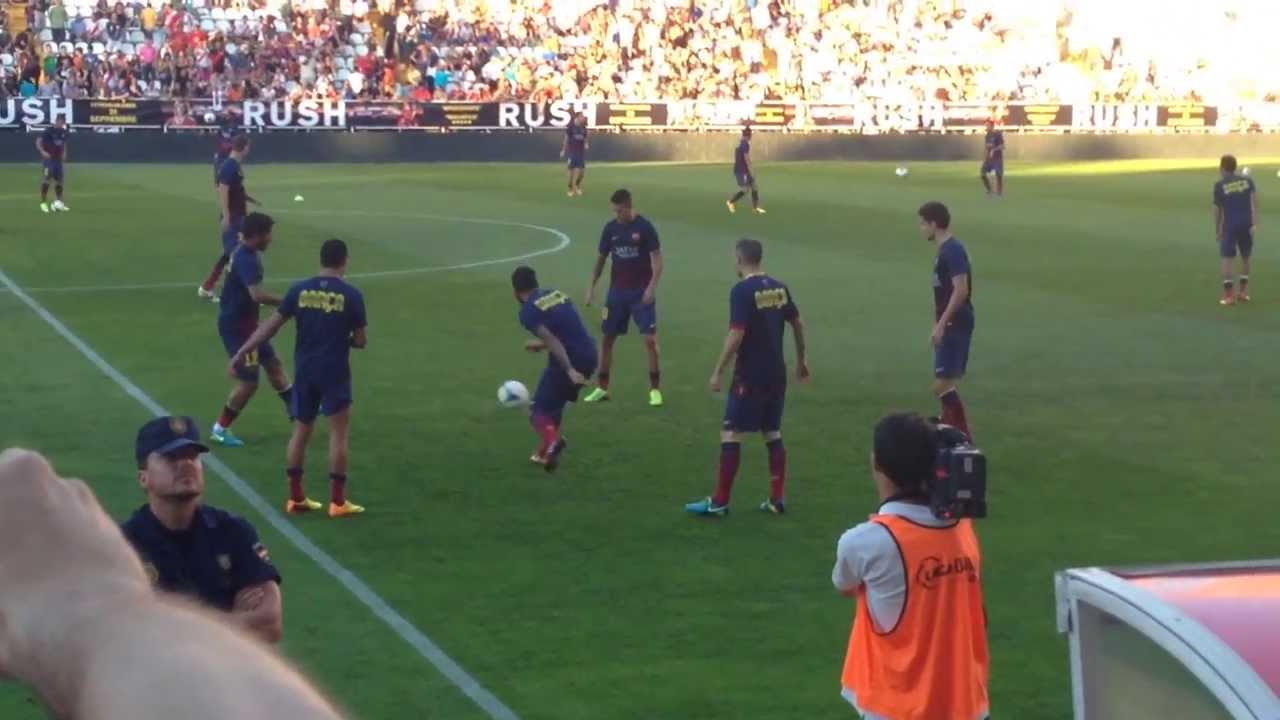 Jugadores del Barça haciendo un rondo antes del partido vs. Rayo - YouTube