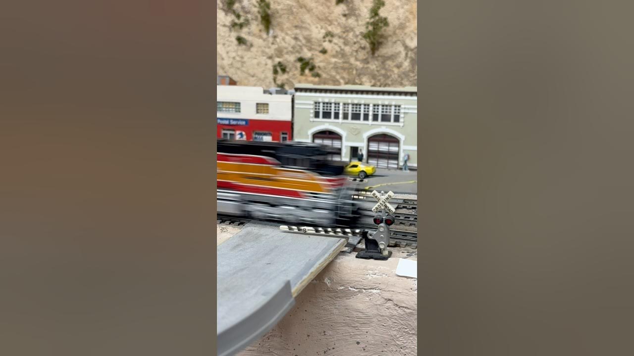 UP 1996 passing through the town #sanantoniotexas #hoscale #modeltrains #railfun #funrun #amre # ...