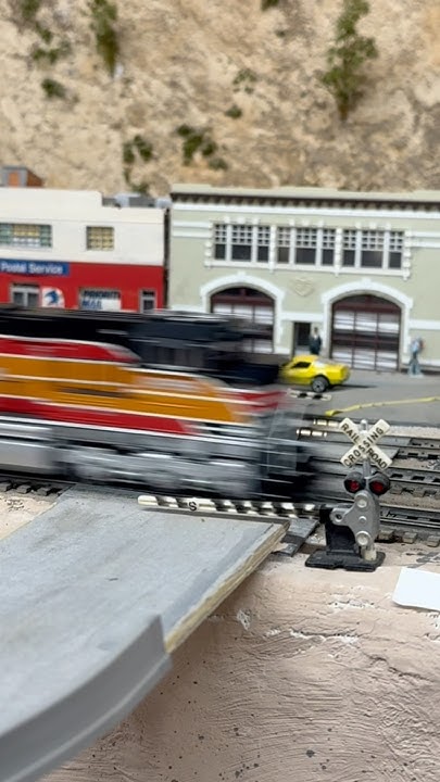 UP 1996 passing through the town #sanantoniotexas #hoscale #modeltrains #railfun #funrun #amre # ...