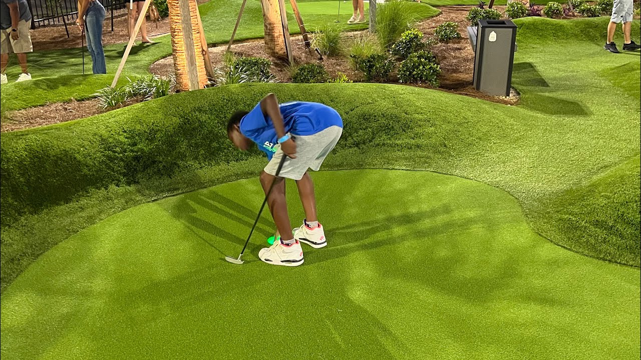 Tiger Woods,PopStroke Golf Course ,Katy,Texas - YouTube