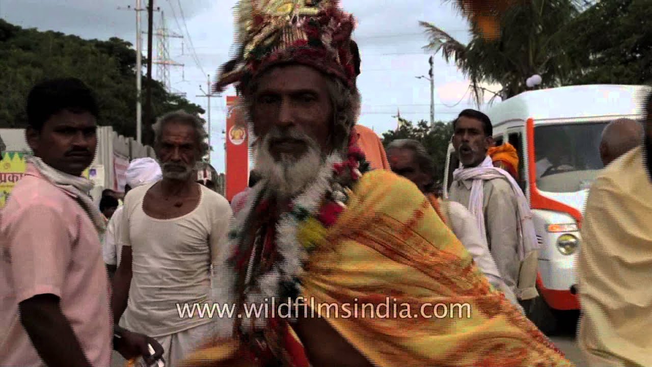 Sadhus at Sadhugram in Tapovan, Nashik - YouTube