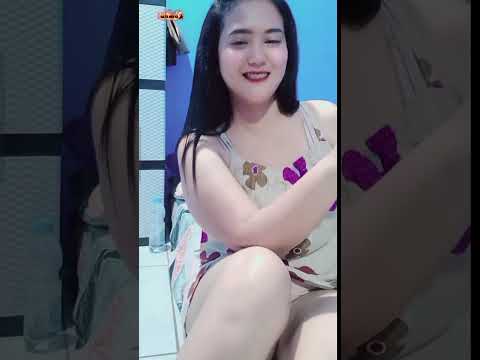 Live Cewek Cantik)) Paha mulus CD kelihatan