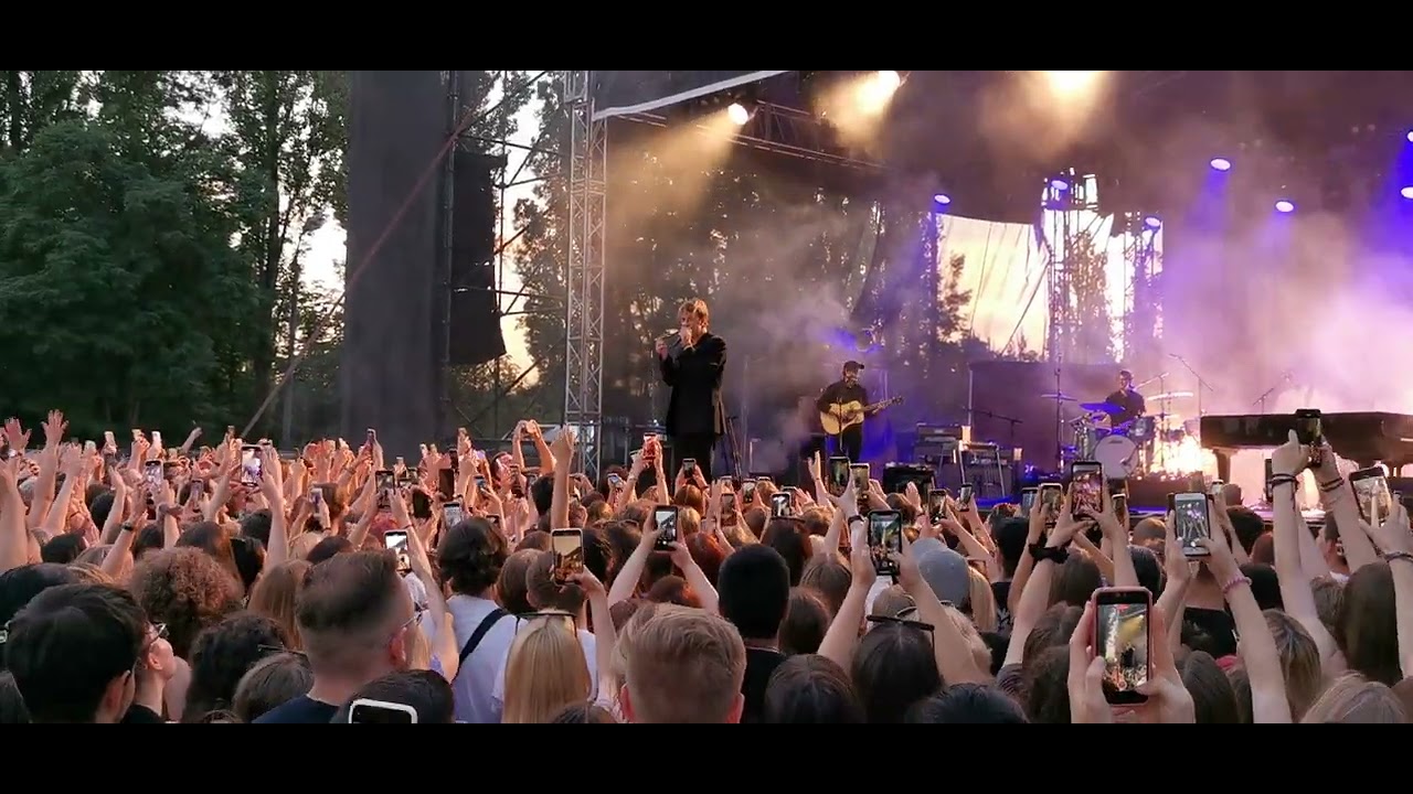 Tom Odell - Hold Me (live at @ Progresja, Warsaw, 25.06.2022) - YouTube
