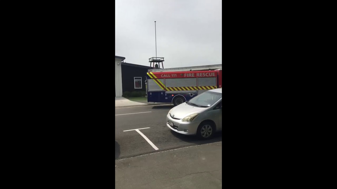 NZ police and fire responding - YouTube