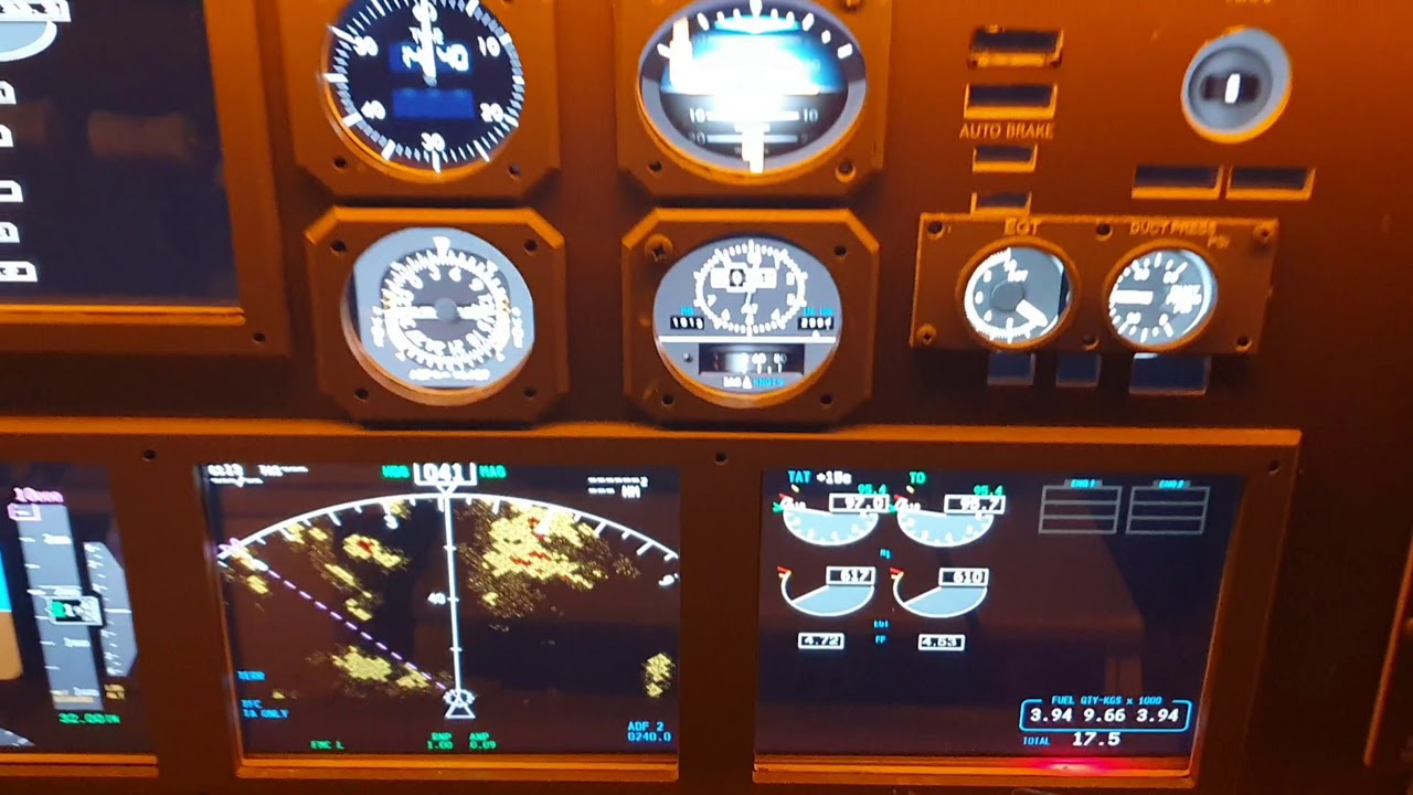 Boeing 737 Home flight simulator cockpit. - YouTube