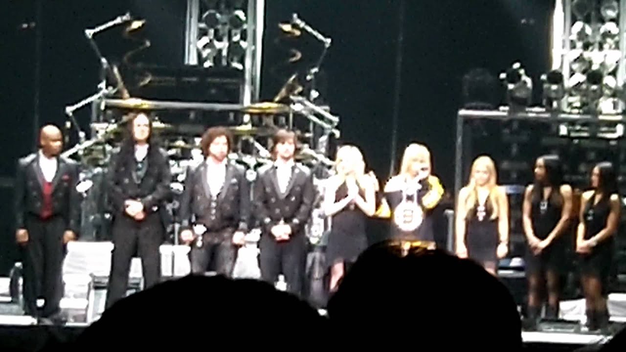 Intro to the backup singers of Trans-Siberian Orchestra - YouTube