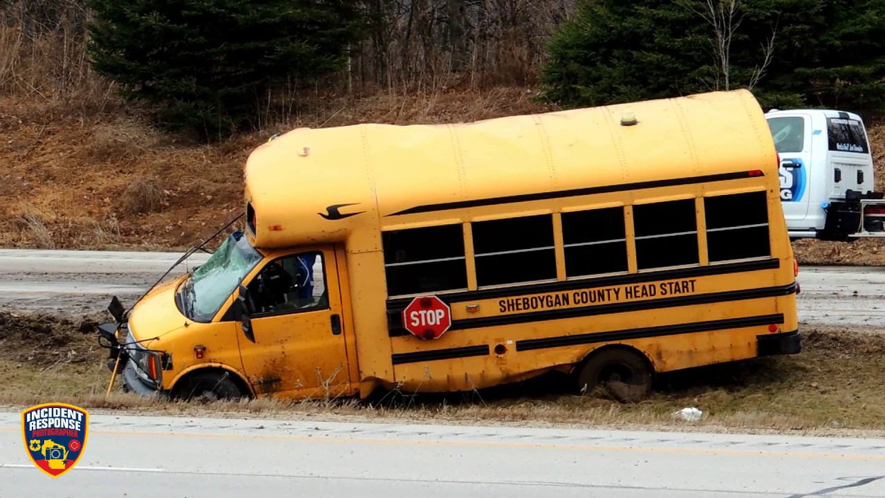 School bus rollover in Sheboygan County on April 3, 2017 - YouTube