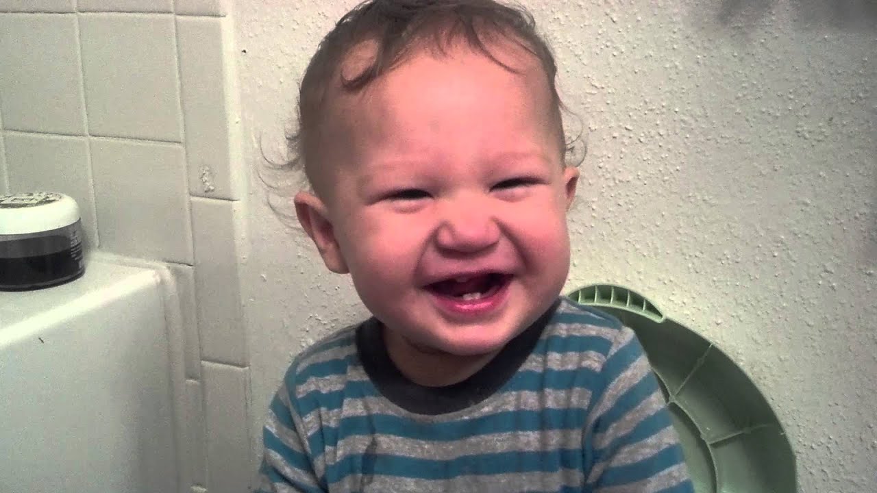 Zander- super cute potty face - YouTube