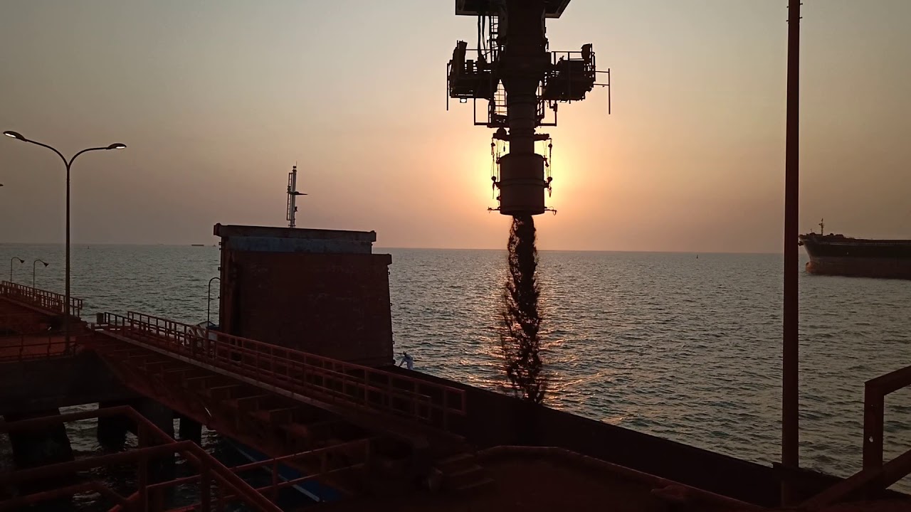 Barge Loader @Jetty - YouTube