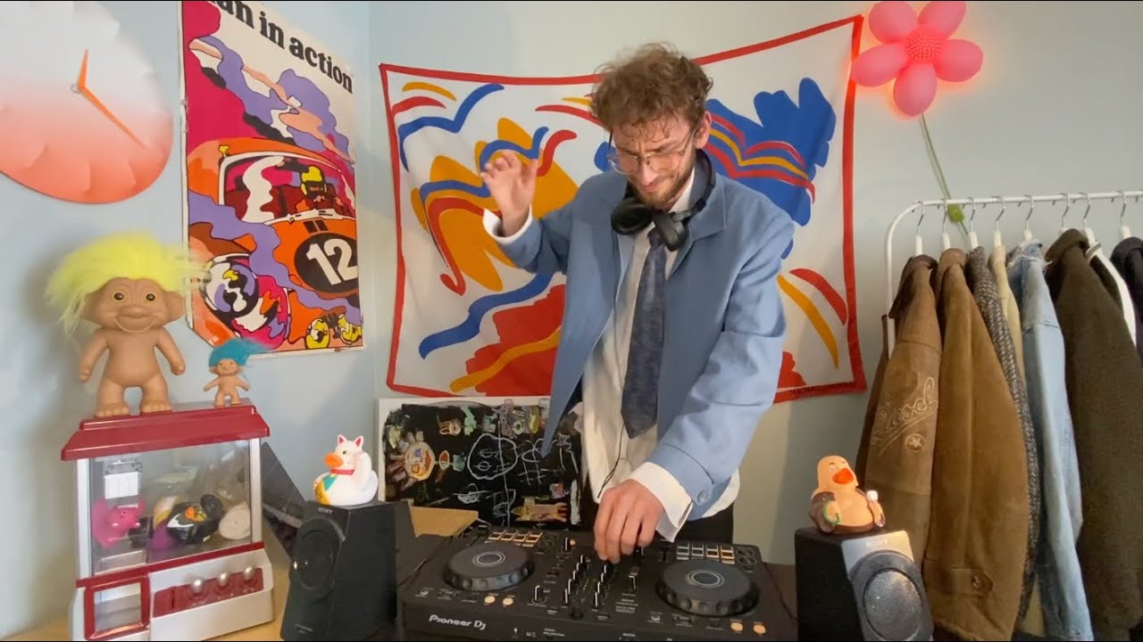 whosdjingtonight - Kaytranada Mix in the Bedroom - YouTube