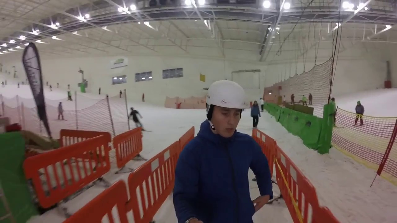 Skiing Session at SnowZone - YouTube
