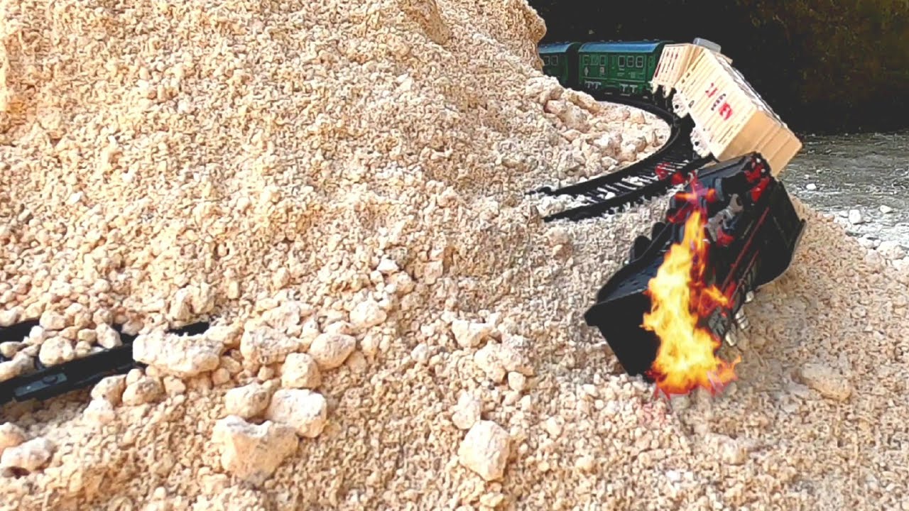 Rail king train sets - train accident hit a rock slide - YouTube