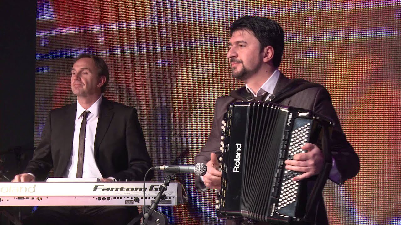 Rifat Tepić - U mome kraju - Moravski biseri 2015 - YouTube