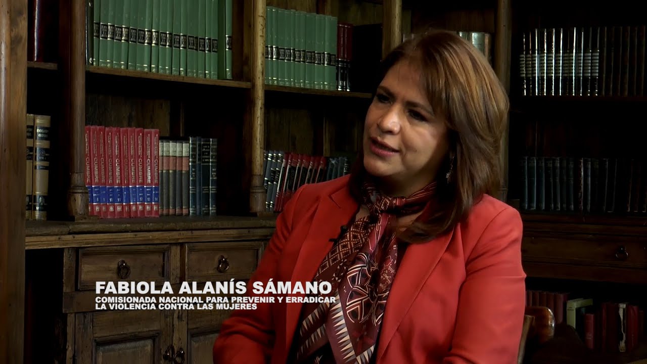 Fabiola Alanís | Mula de 6 | SMRTV - YouTube