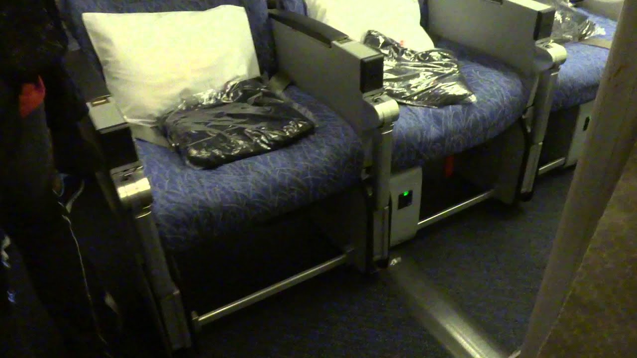 Boarding to Air China Boeing 777 Flight 996 at Houston Bush IAH Airport ...