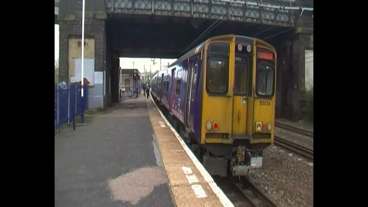 First Capital Connect Class 313, 313036, 2K27 Arriving into Harringay ...