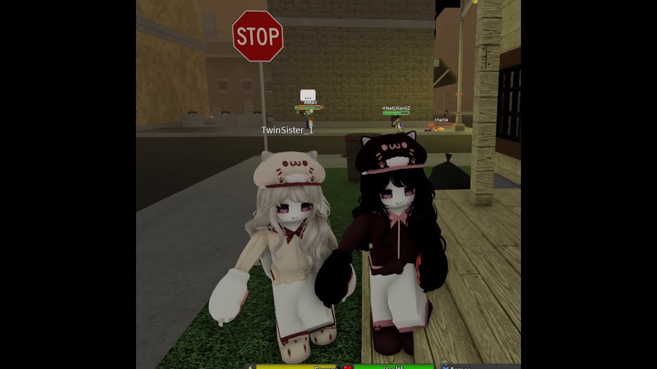 PLAYING DA HOOD with my twin - YouTube