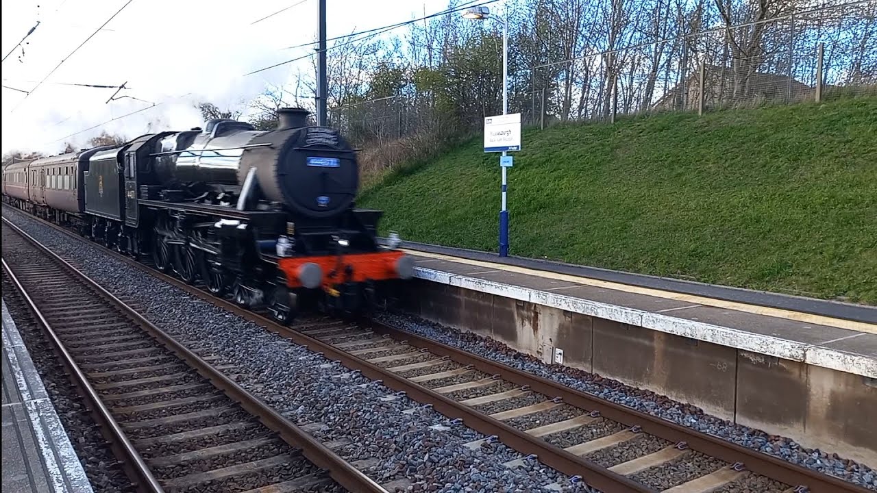 Trains at Musselburgh train station 3 - YouTube
