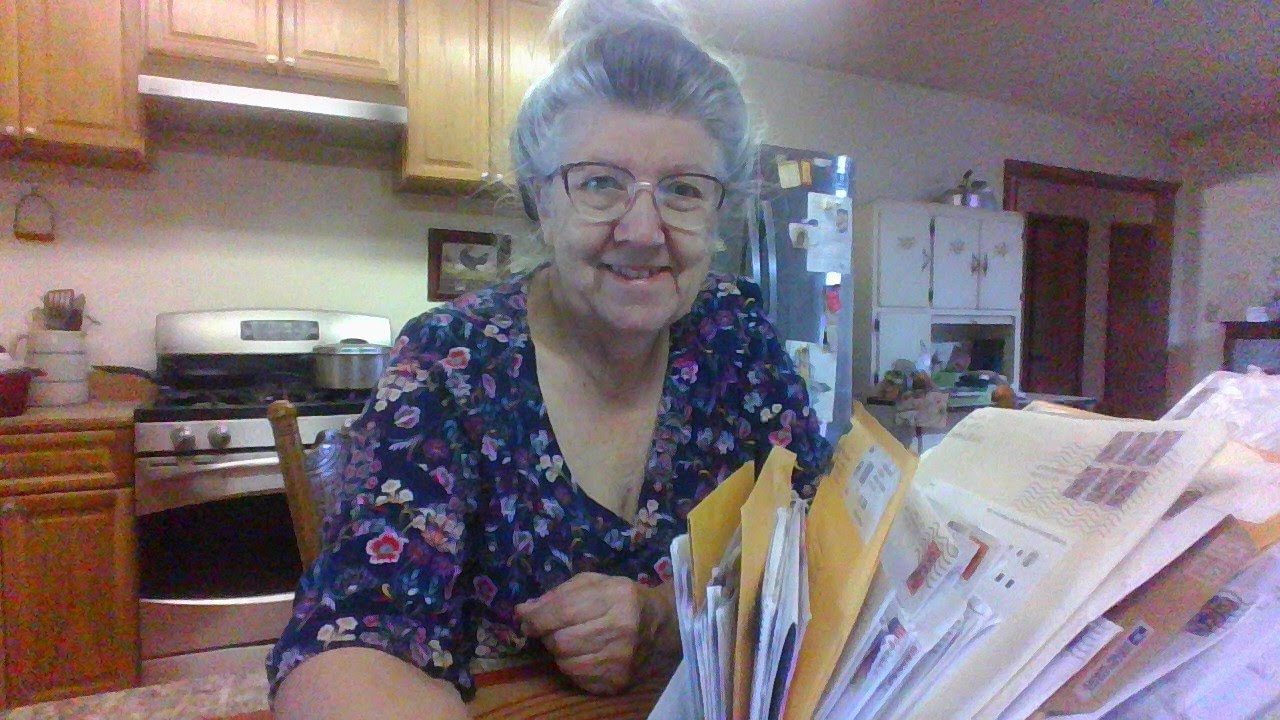 November 2nd, Mail and Hen Talk-@TheQuiltedChickenFarm-he3yx - YouTube