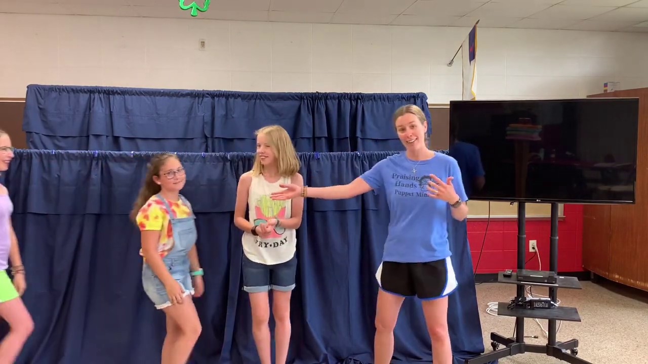 Puppet Sing Along Week 14 - YouTube