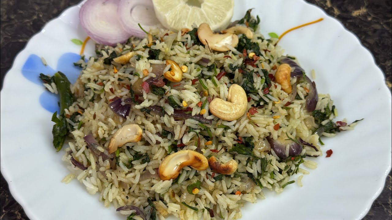 Healthy aur jhatpat se banne wali palak fried rice ki recipe#palakrice# ...